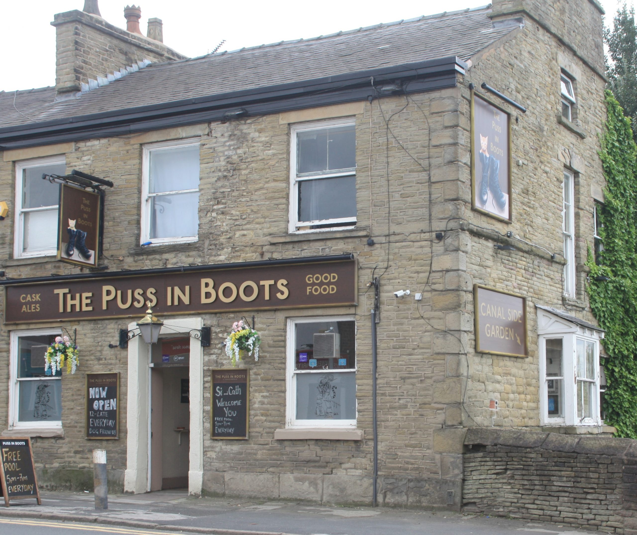 10 of the best pubs along: the Macclesfield Canal - Canal Boat