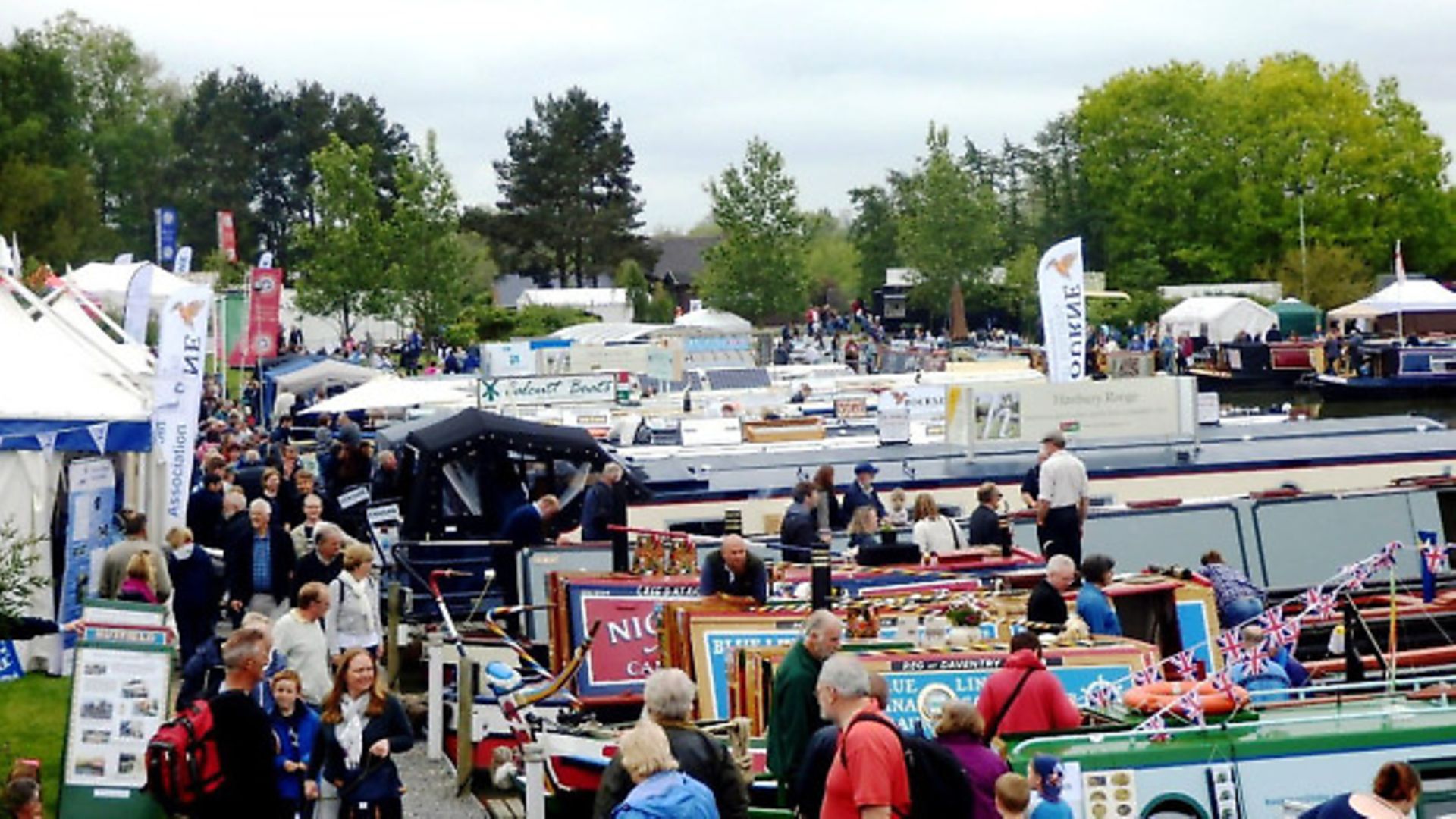 WIN WEEKEND PASSES FOR CRICK! - Canal Boat