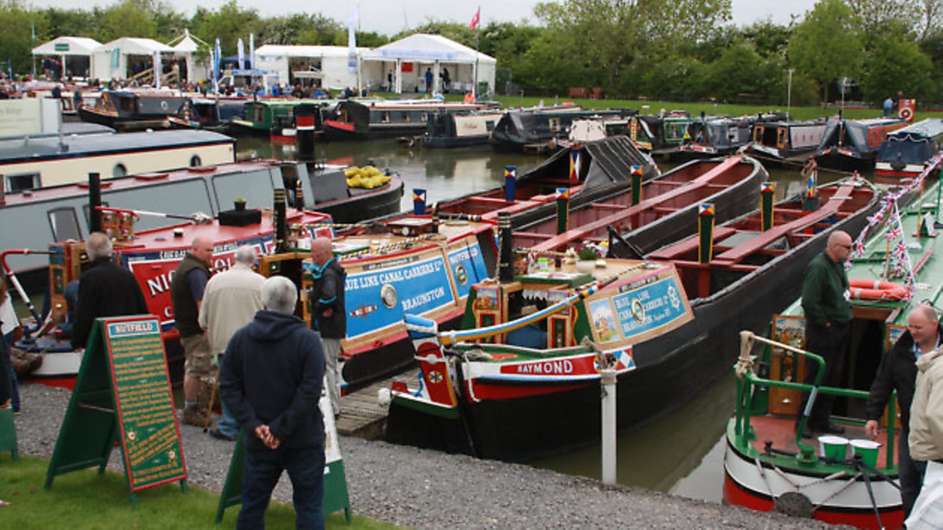 At last – it’s finally time for Crick 2016 - Canal Boat